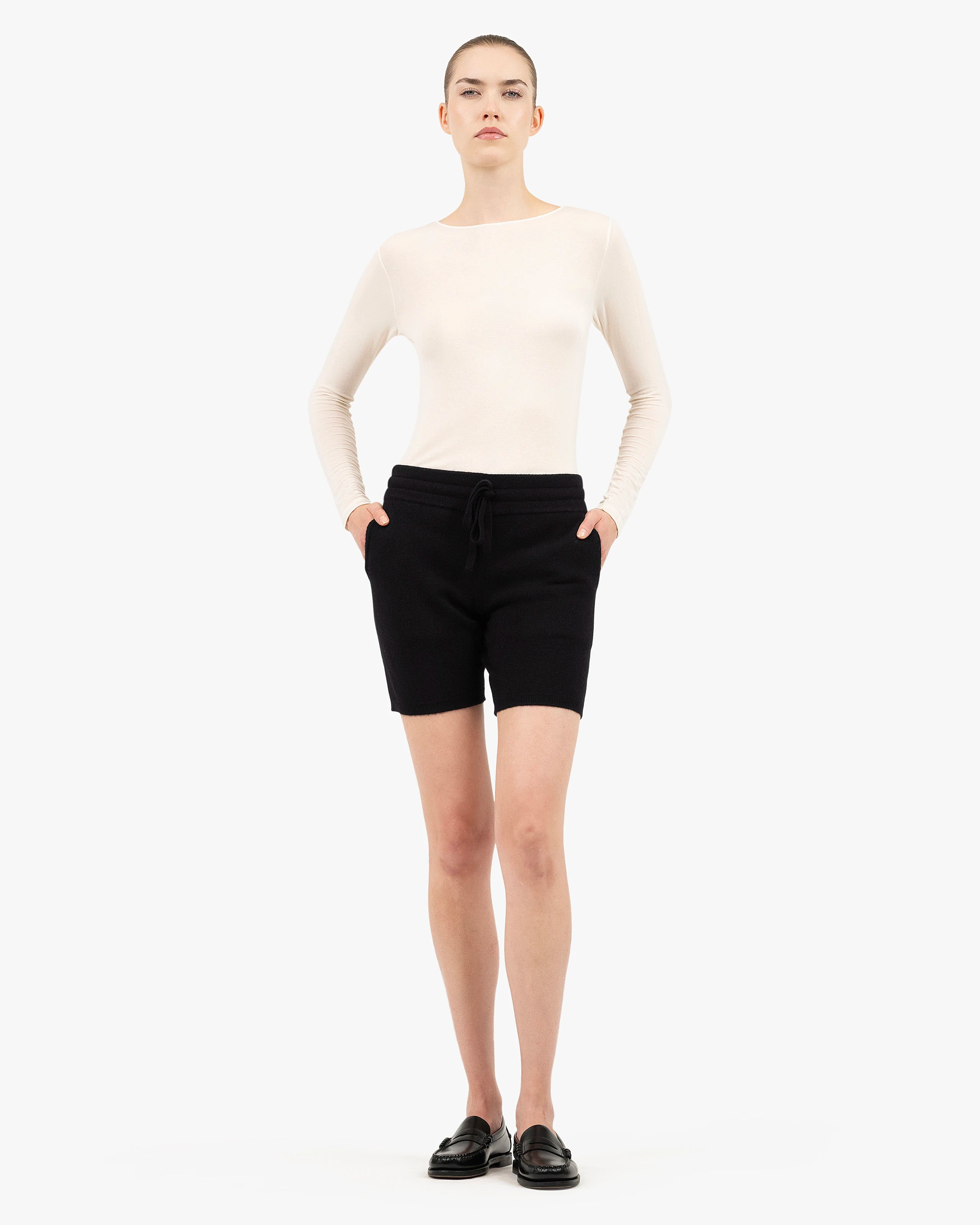 Women's Salò Cashmere Shorts - Black | MaisonCashmere